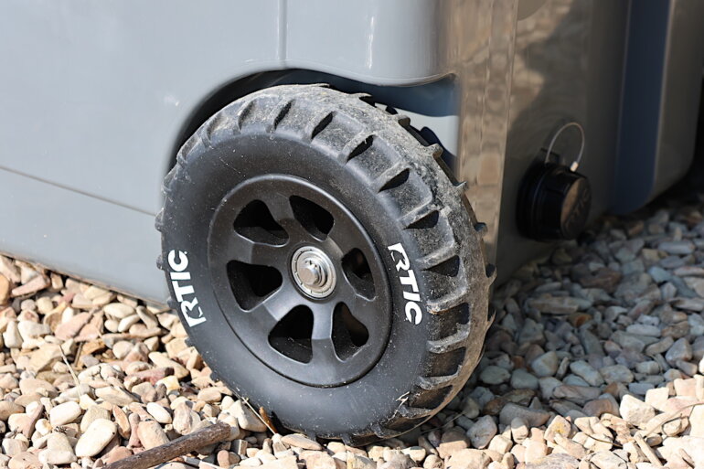 RTIC 52 QT Ultra-Light Wheeled Cooler Review: Pulls Easy