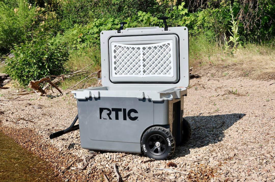 RTIC 52 QT Ultra-Light Wheeled Cooler Review: Pulls Easy